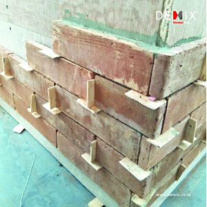 Aplikasi Bata Tempel Pada Permukaan Multipleks dengan Demix C5 - Demix