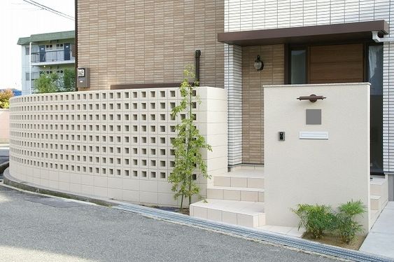 7 Desain Pagar-pagar Roster yang Bagus Dipandang - Demix