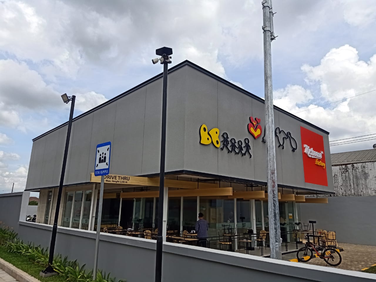 Richeese Factory Malang - Demix