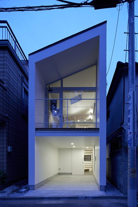 7 Desain Rumah Garasi Basement Terbaru 2023 - Demix